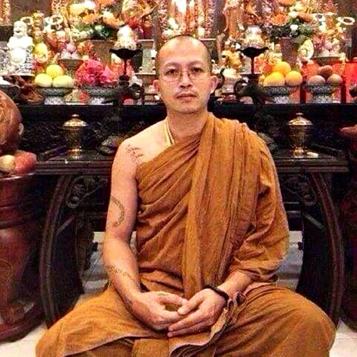 Ngang 2Head Jakaphat Twin King Emperor Ole Phra Arjarn O Ajarn Thai ...